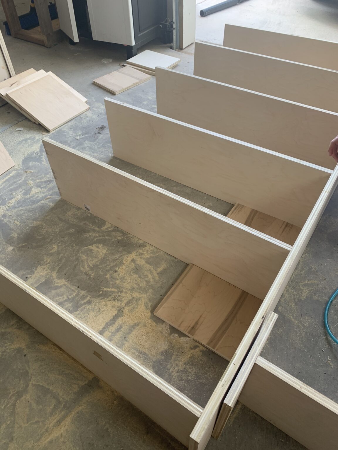 DIY Bookshelf Building Tips | Week 3 of One Room Challenge ⋆ Owner ...