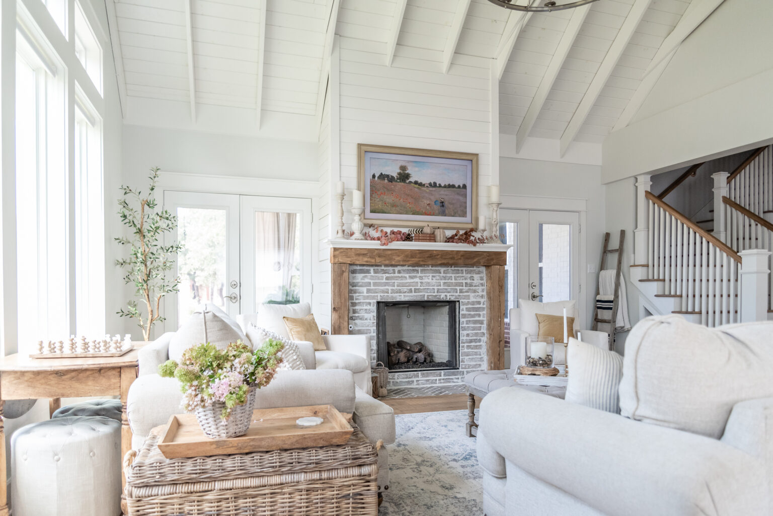 Fall Home Tour: Farmhouse with Simple & Rustic Vibe ⋆ The Old Barn